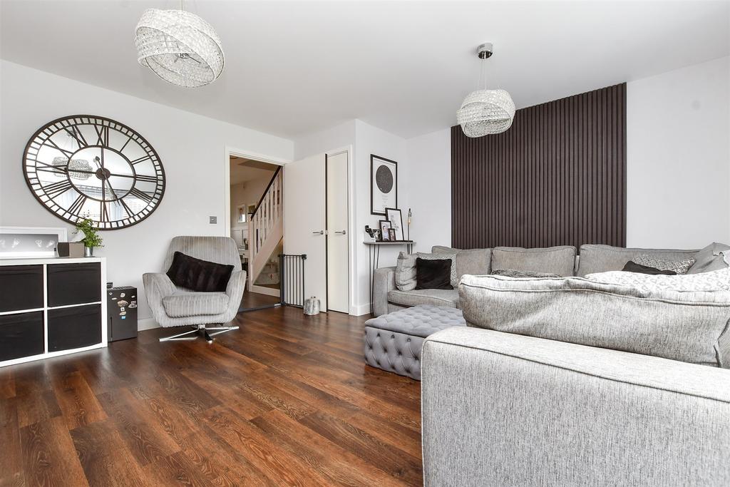 River Walk, Fetcham, Leatherhead, Surrey 3 bed semi-detached house for ...