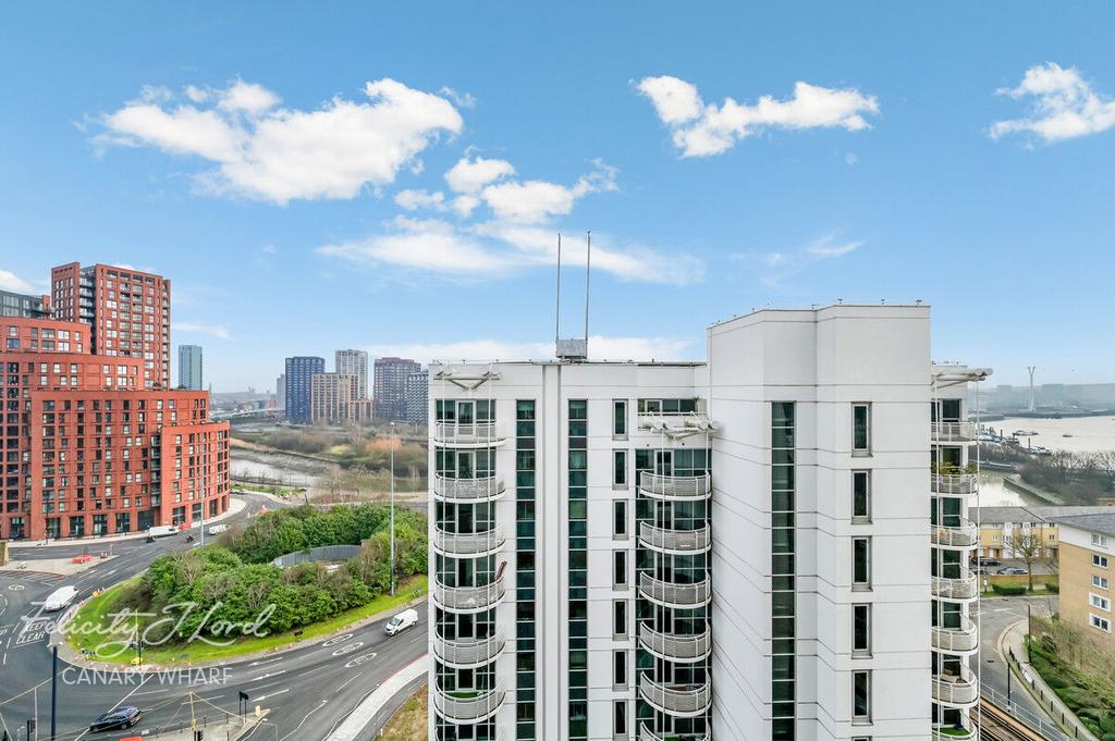 Neutron Tower, London, E14 2 bed apartment for sale - £475,000