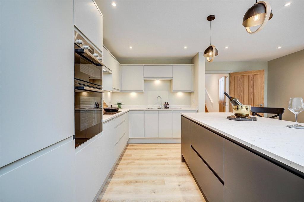Chelmondiston, Ipswich, Suffolk, IP9 4 bed townhouse for sale - £450,000