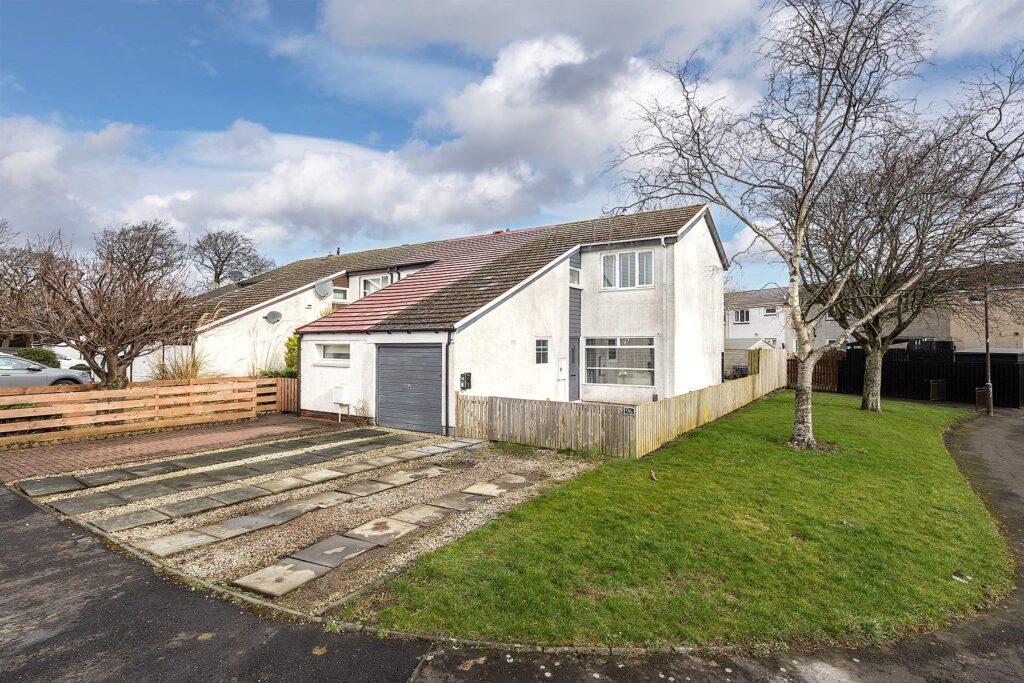 Easter Bankton, Murieston EH54 2 bed end of terrace house - £190,000