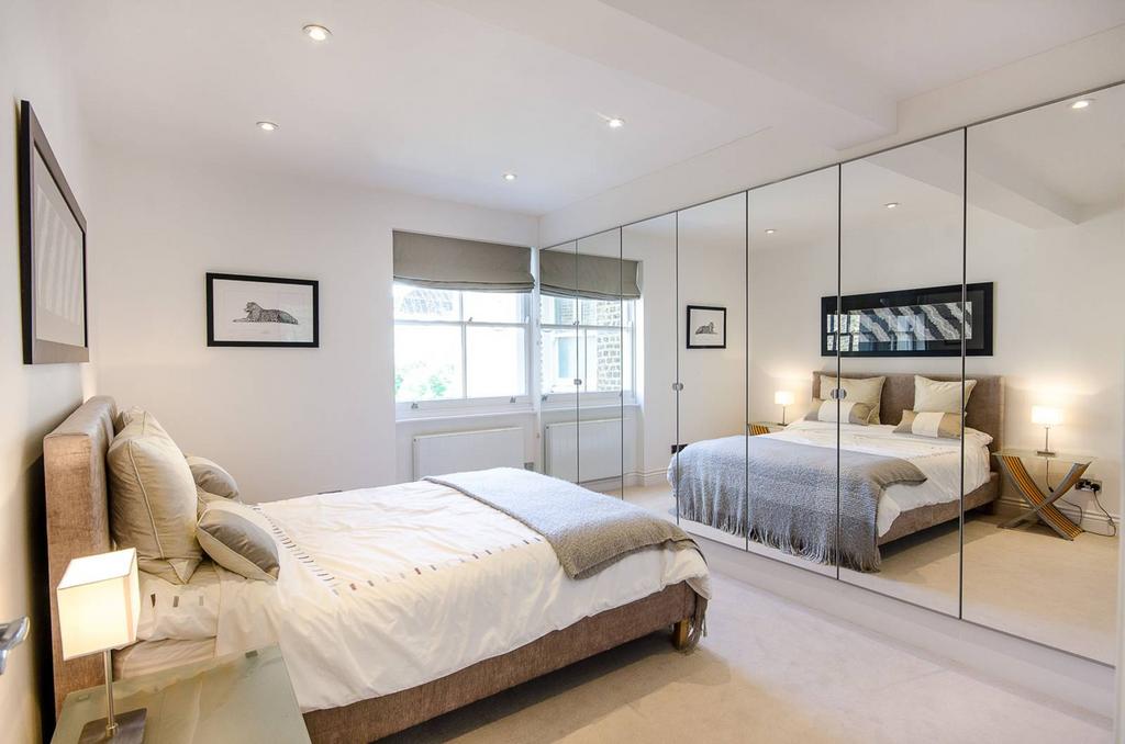 Earls Court Square, Earls Court... 1 bed flat - £2,384 pcm (£550 pw)