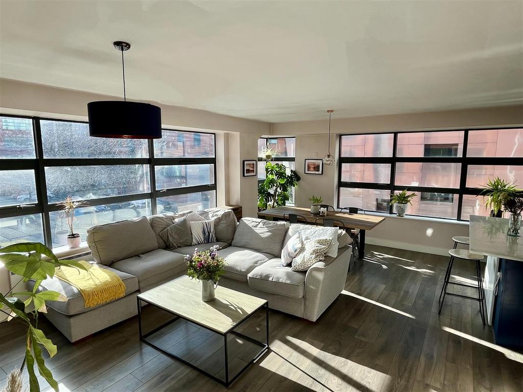 MM2, Pickford Street, Manchester 2 bed flat for sale - £310,000