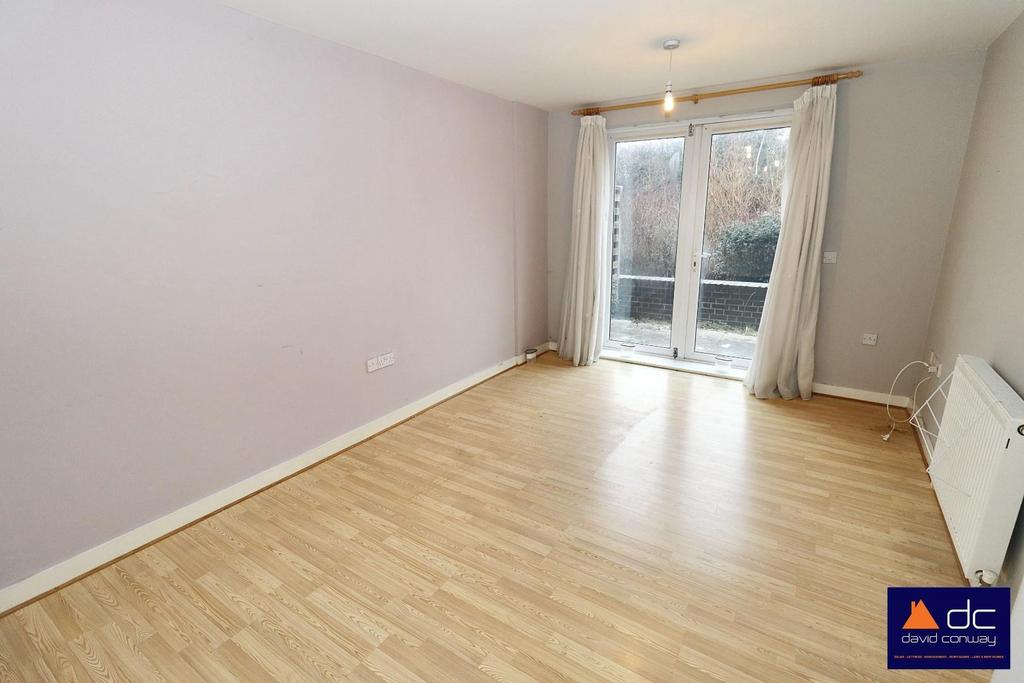 Welford House, Waxlow Way, Northolt... 1 bed flat - £219,995
