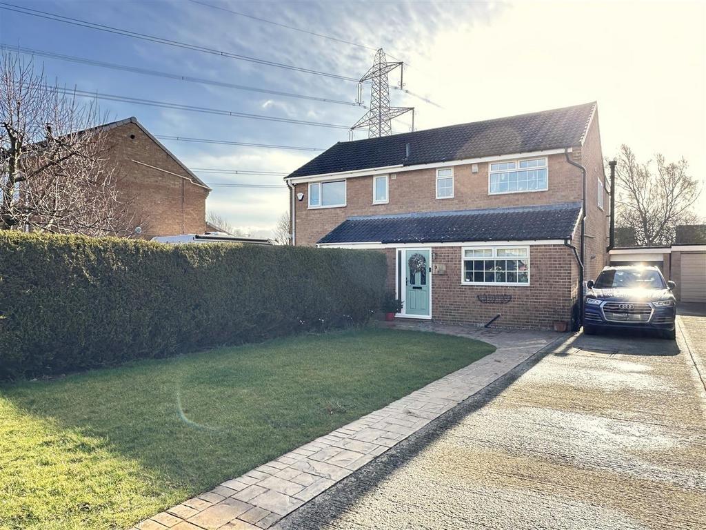 Knaith Close, Yarm, TS15 9TL 3 bed semi-detached house - £210,000