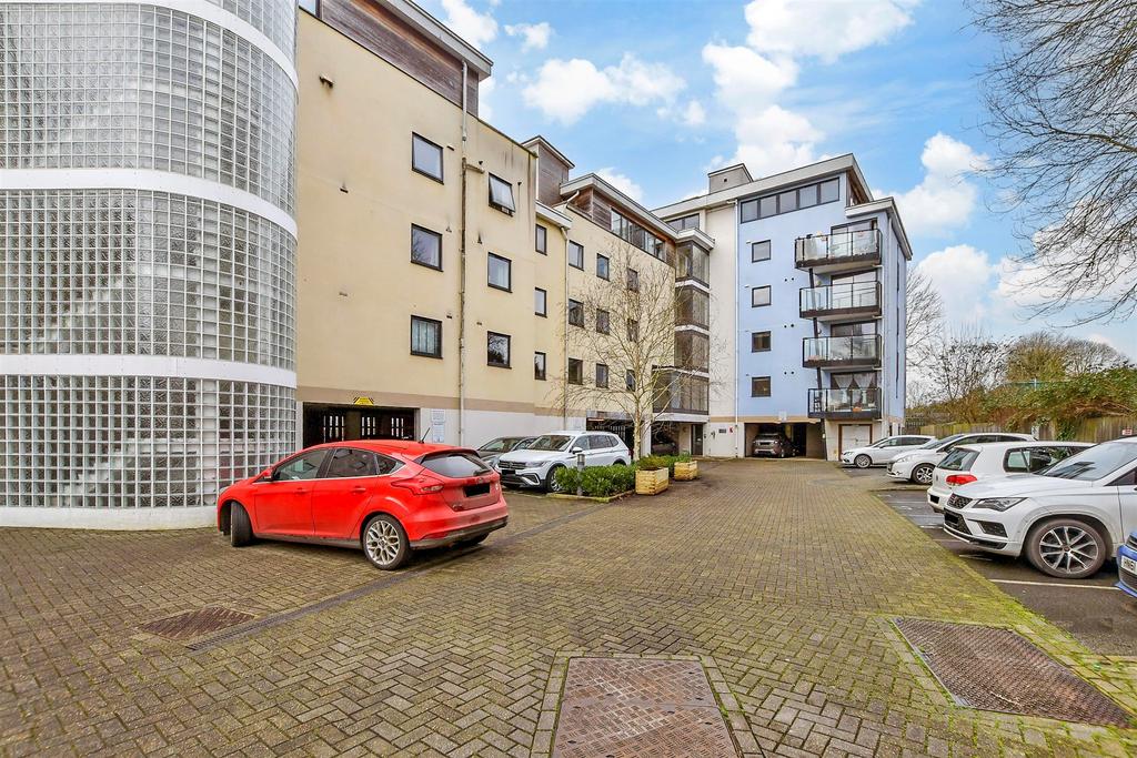 Clifford Way, Maidstone ME16 1 bed apartment for sale - £115,500