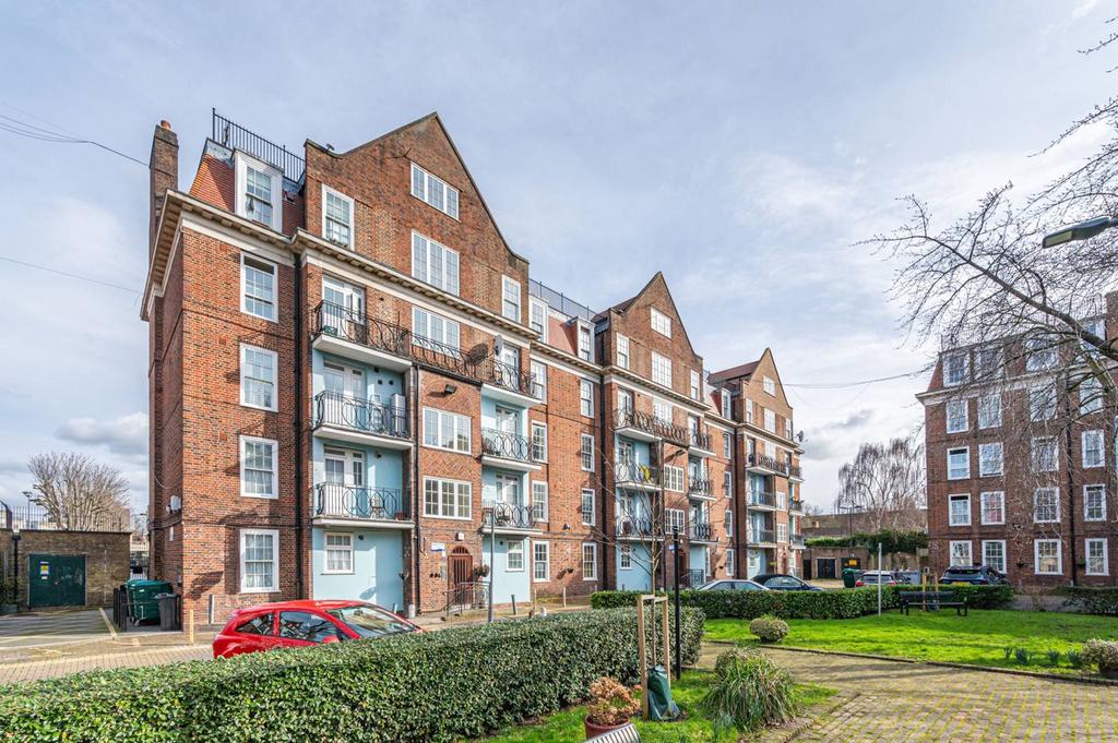 Ferndale Road, Brixton, London, SW9 4 bed flat - £650,000