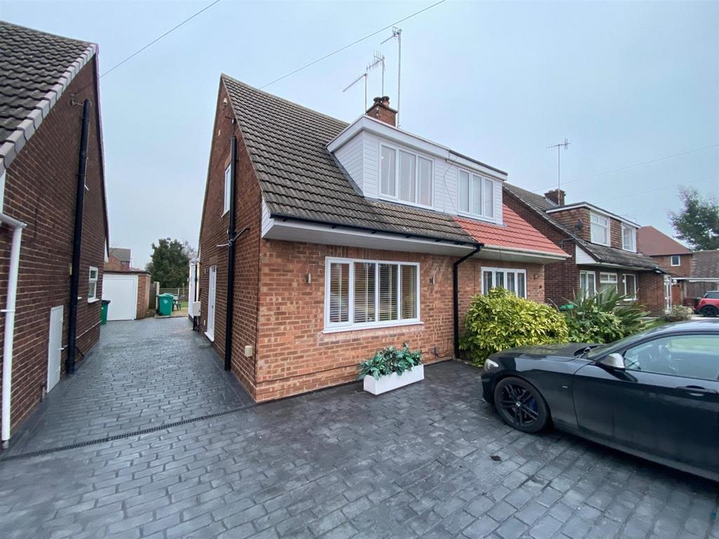 Field Way, Nottingham NG11 2 bed semi-detached house to rent - £1,300 ...