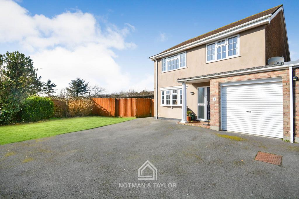 Millbrook, Torpoint PL10 4 bed detached house for sale - £450,000