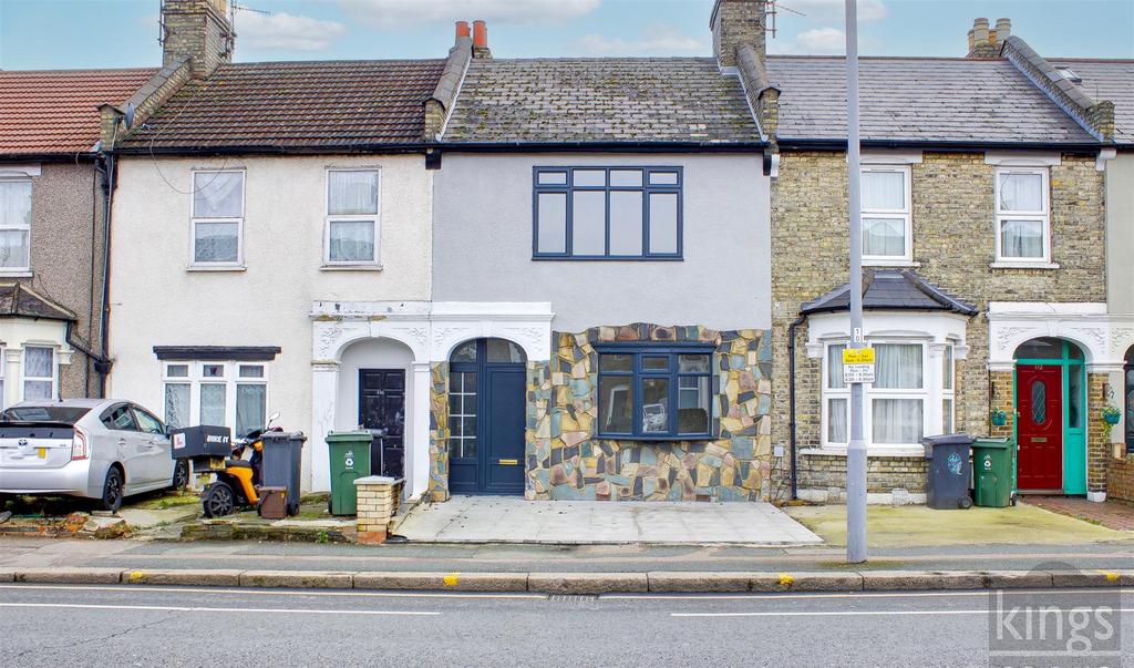 Chingford Road, London 2 bed terraced house for sale - £600,000
