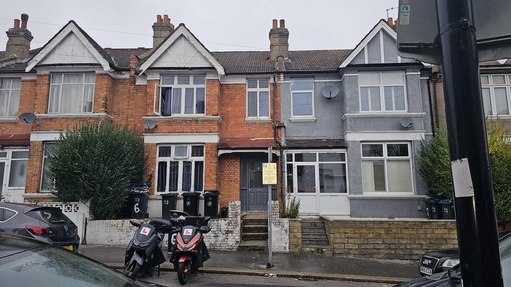 Norbury SW16 3 bed terraced house for sale - £600,000