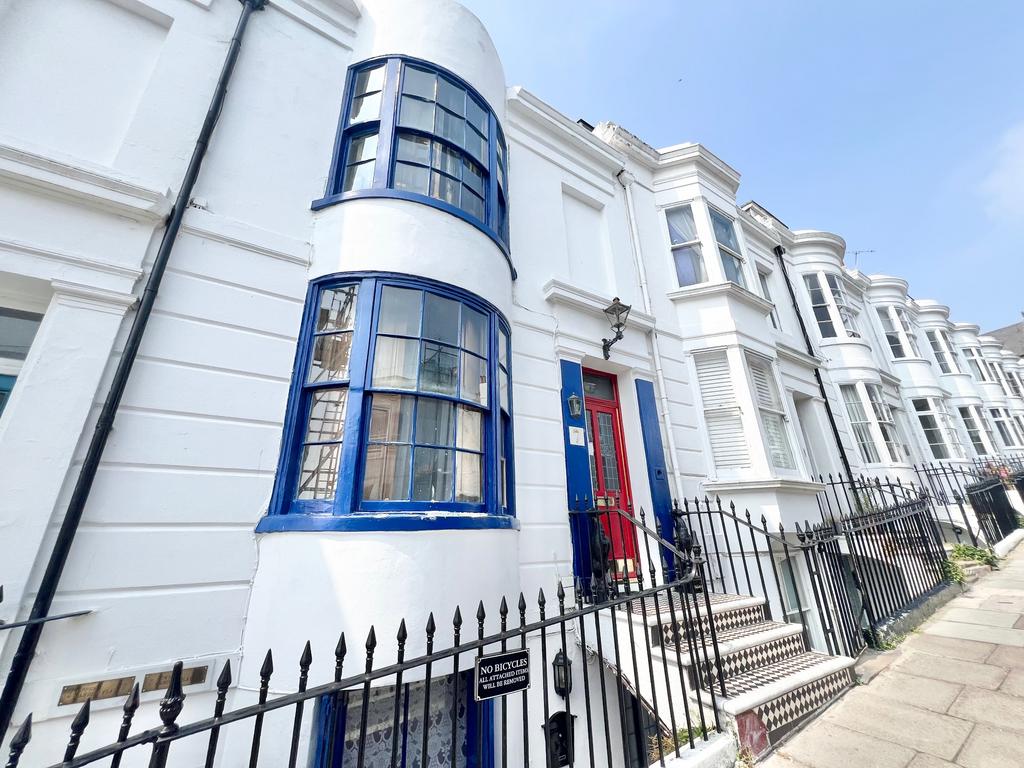 Brighton BN1 1 bed apartment - £1,100 pcm (£254 pw)