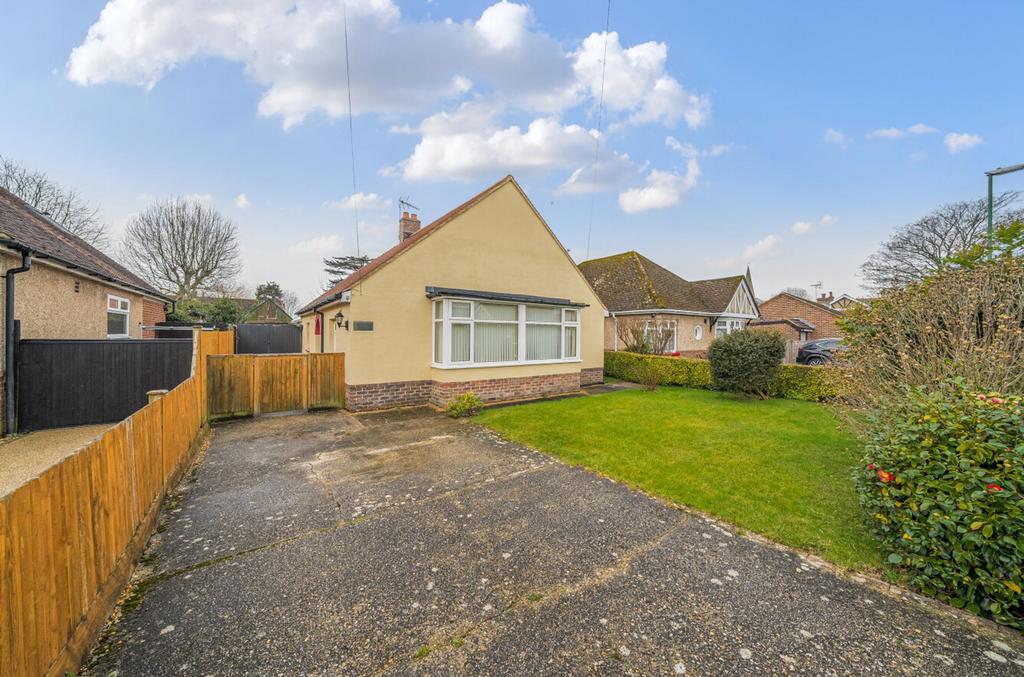 Mosdell Road, Emsworth, PO10 2 bed detached bungalow - £450,000