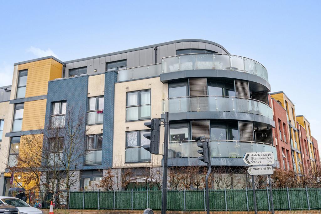 Headstone Drive, Harrow 1 bed apartment for sale - £250,000
