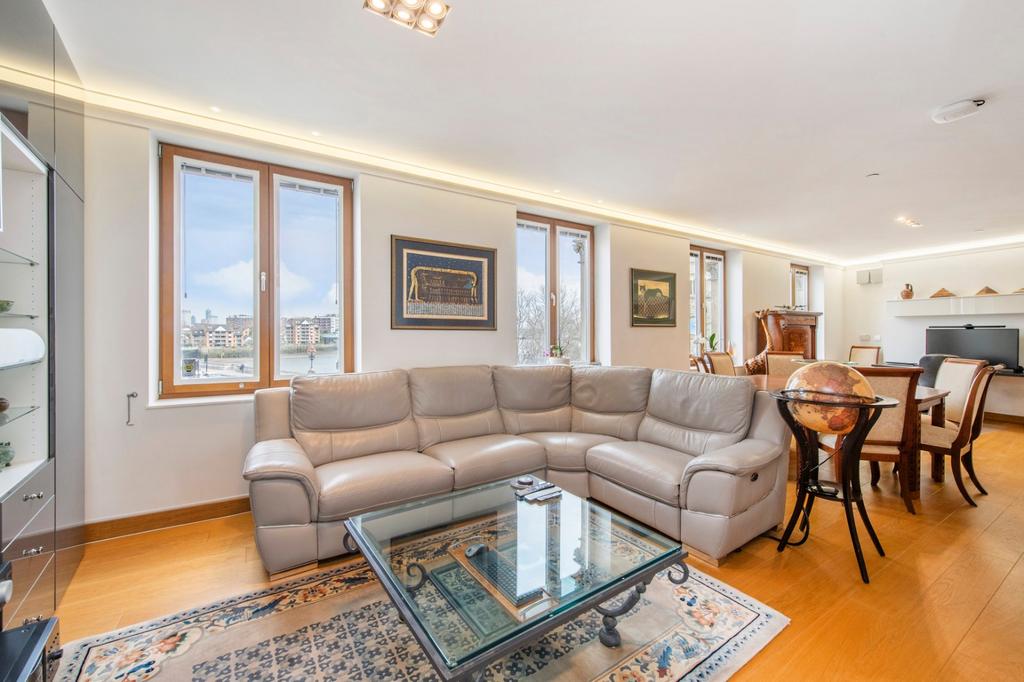 Putney High Street, Putney, London 3 bed flat - £875,000