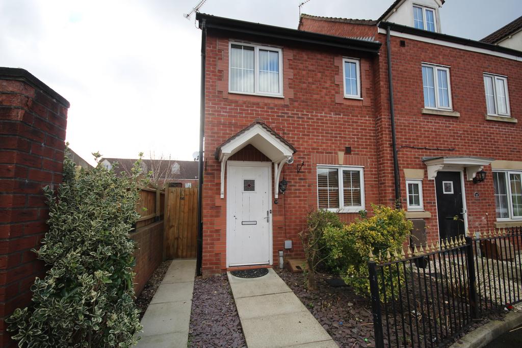 Marland Way, Stretford, M32 0NP 2 bed terraced house - £1,200 pcm (£277 pw)