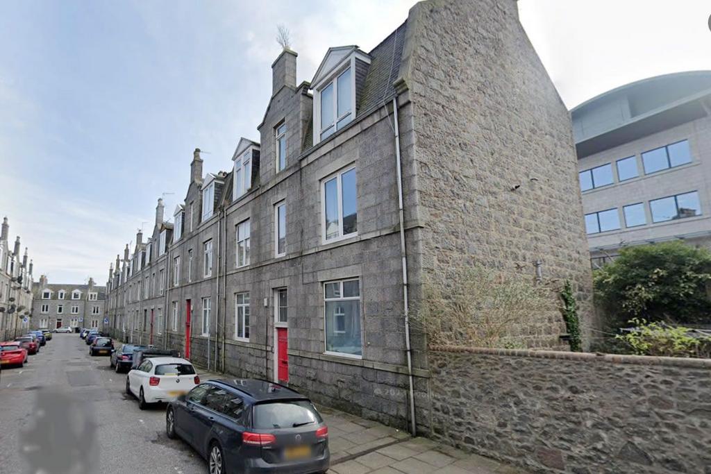 Howburn Place, Flat G-F, Aberdeen AB11 1 bed ground floor flat - £50,000