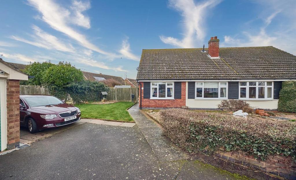 Castle Close, Sapcote 3 bed semi-detached bungalow - £250,000