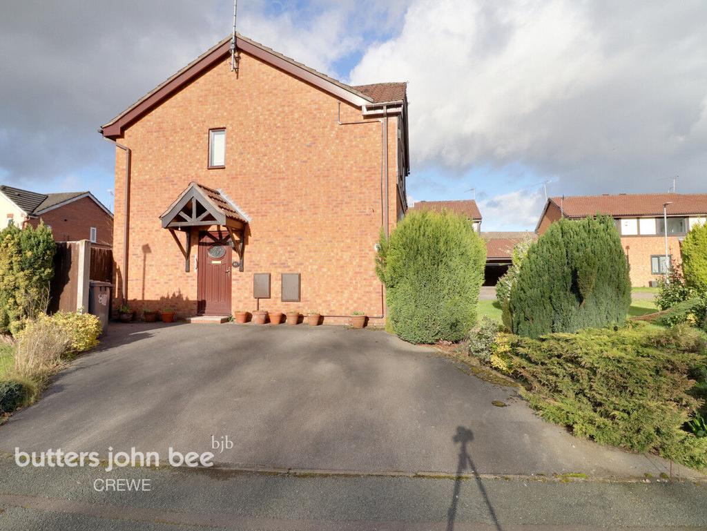 Field Lane, Crewe 3 bed end of terrace house for sale - £170,000