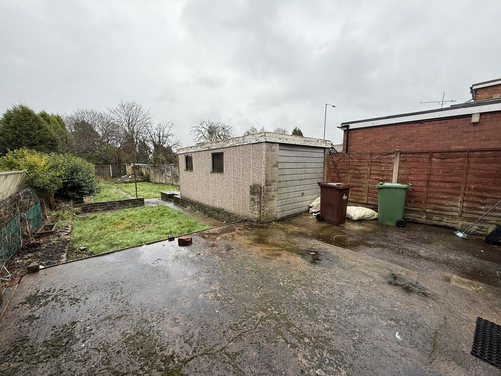 Cannock Road, Chadsmoor WS11 3 bed ground floor maisonette to rent - £ ...