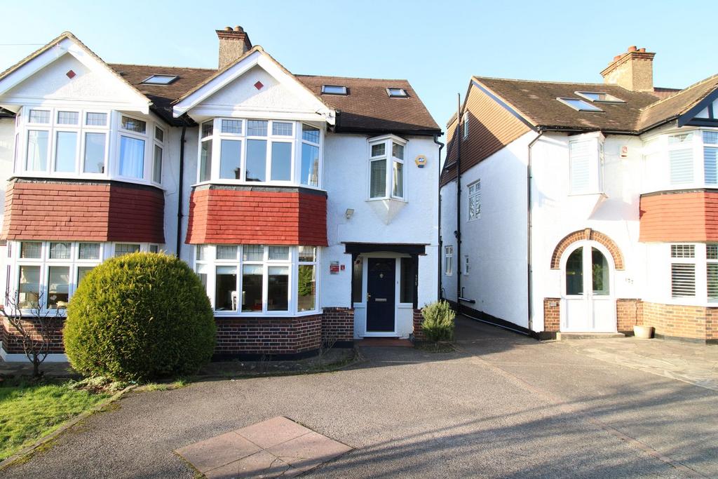 Goodhart Way, West Wickham, BR4 4 bed semi-detached house for sale - £ ...