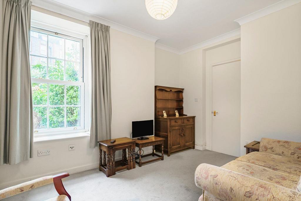 Cheylesmore House, Ebury Bridge Road... 1 bed flat - £465,000