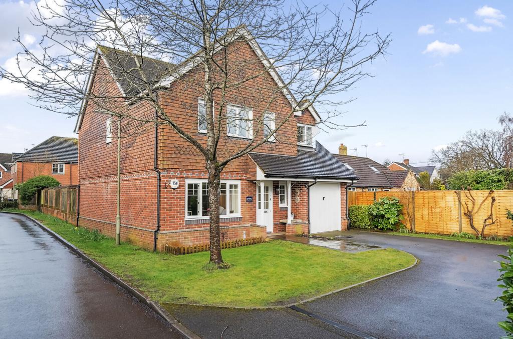 The Croft, Elstead, Godalming... 4 bed detached house - £975,000