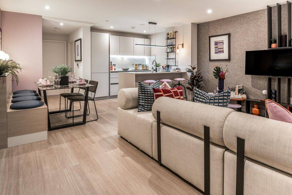 Horlicks Quarter, Slough SL1 3 bed flat - £649,950