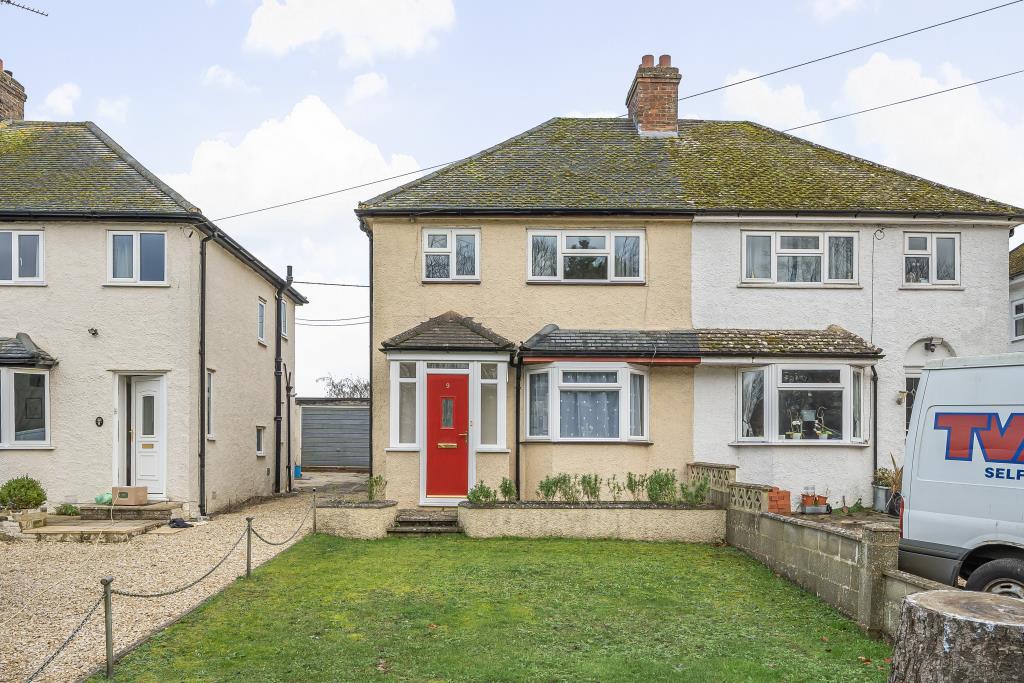 Woodstock, Oxfordshire, OX20 3 bed semi-detached house for sale - £425,000