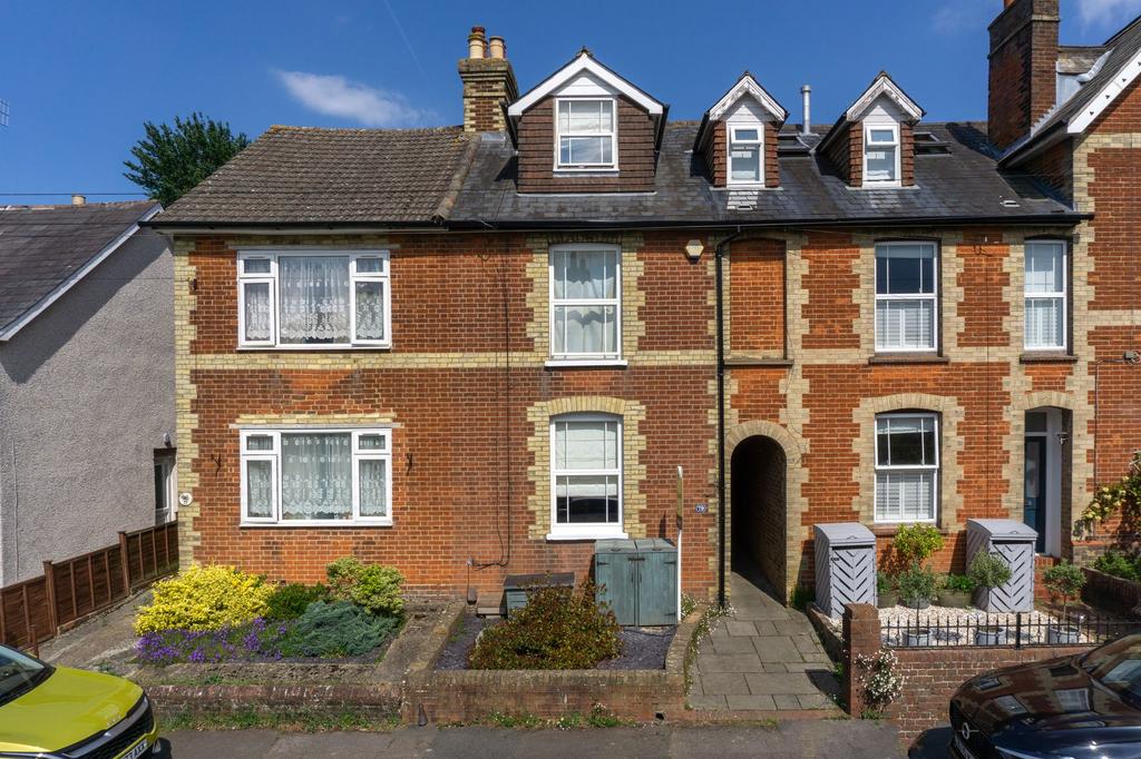 Priory Road, Reigate, RH2 4 bed terraced house - £670,000