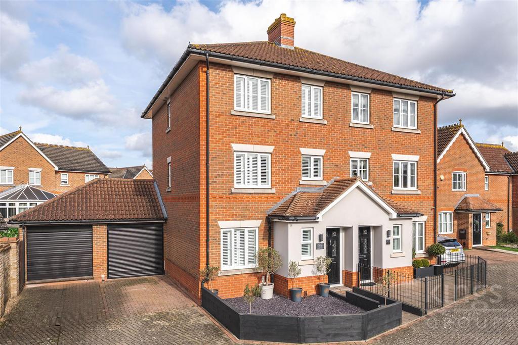 Malkin Drive, Church Langley 4 bed townhouse - £550,000