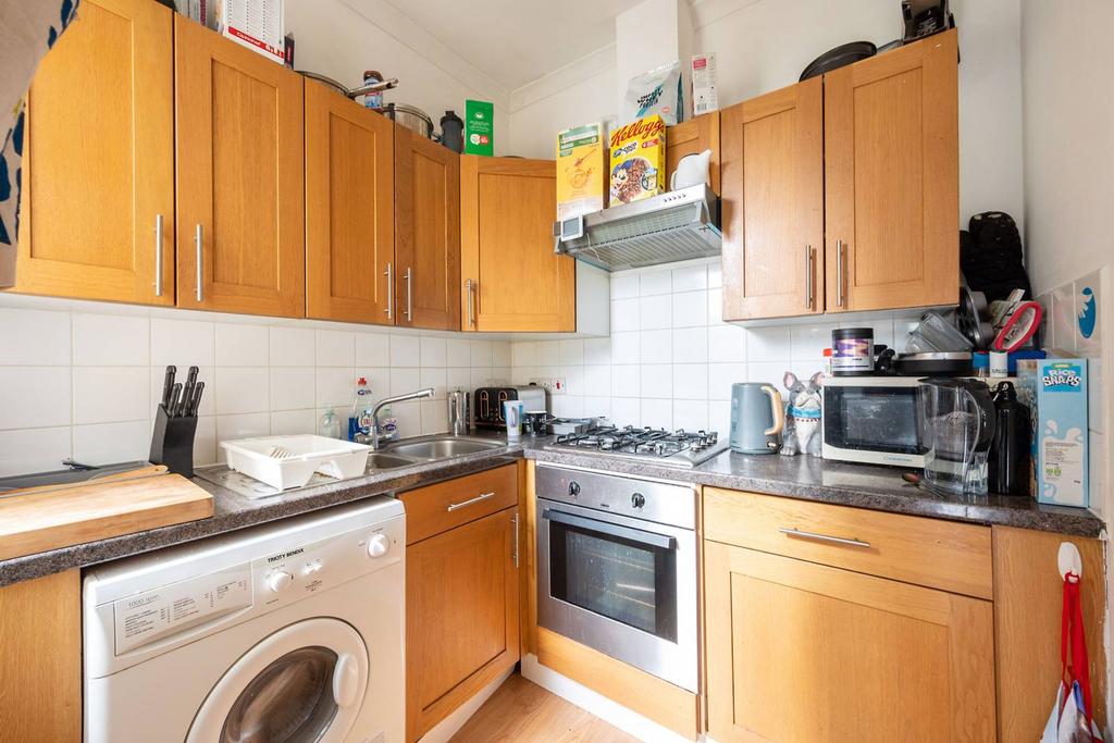 Roehampton High Street, Roehampton... 1 bed flat - £1,700 pcm (£392 pw)