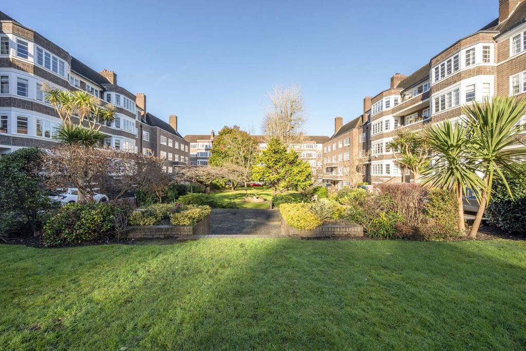 Putney Heath, Putney Heath, London, SW15 3 bed flat - £5,200 pcm (£ ...