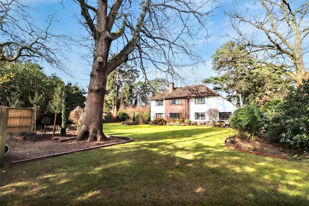Maybury Hill, Woking GU22 4 bed detached house for sale - £900,000