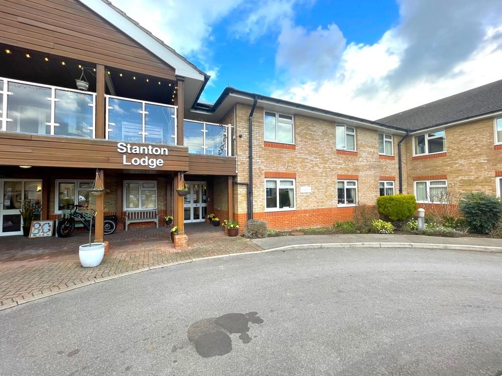 Stanton Lodge, Swindon SN3 2 bed apartment for sale - £130,000