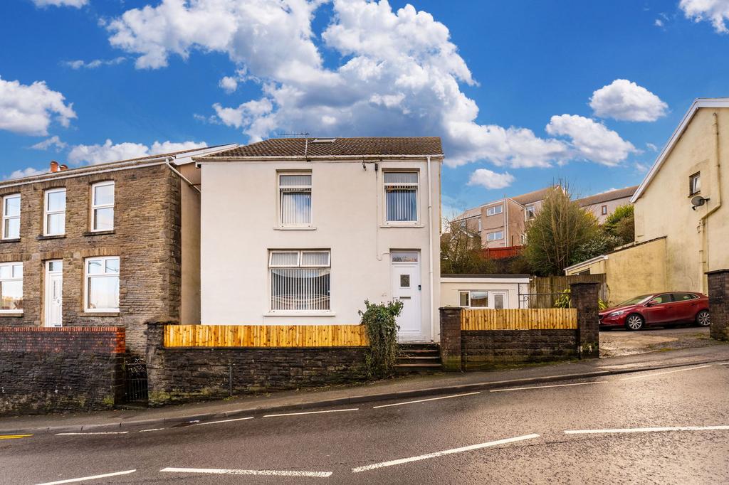 High Street, Pontypridd, CF37 1QP 3 bed detached house for sale - £170,000