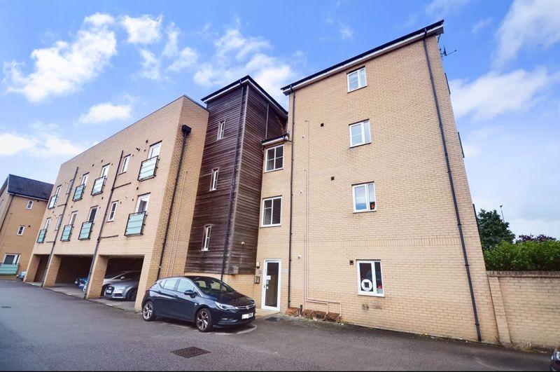 Daimler Drive, Dunstable 2 bed apartment for sale - £205,000