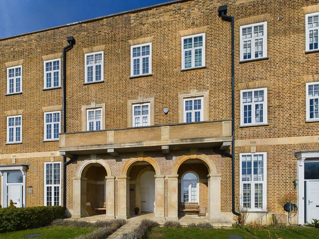 Upper Rissington, Cheltenham GL54 3 bed terraced house for sale - £450,000