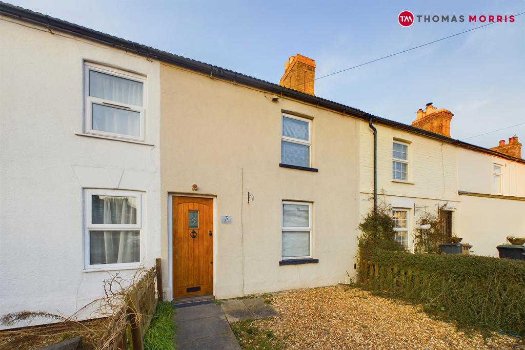 St Johns Street, Biggleswade SG18 2 bed terraced house - £1,250 pcm (£ ...