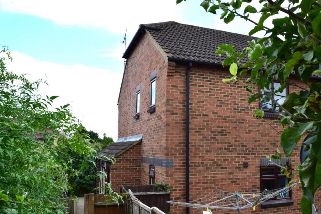 Bevans Close, Kent DA9 2 bed apartment - £1,450 pcm (£335 pw)