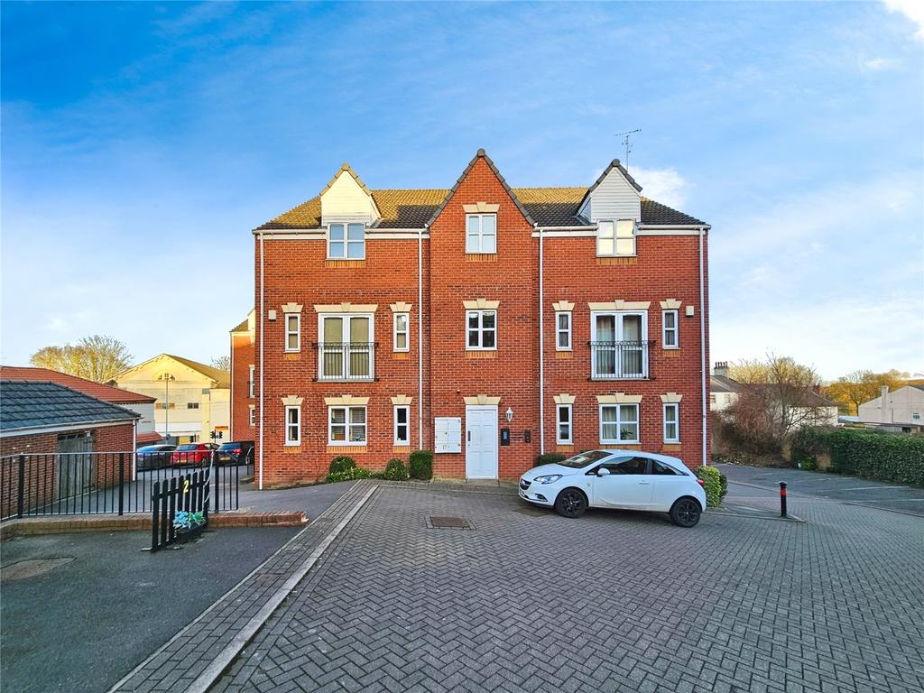 Swan Court, Doncaster DN6 2 bed flat - £55,000