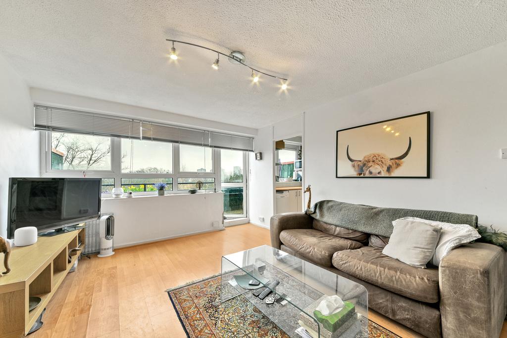 Goulden House, SW11 1 bed flat to rent - £1,850 pcm (£427 pw)