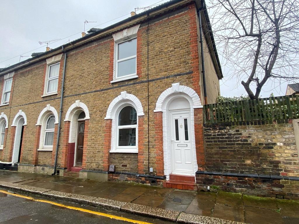 Bernard Street, Gravesend, Kent, DA12 2 bed end of terrace house for ...