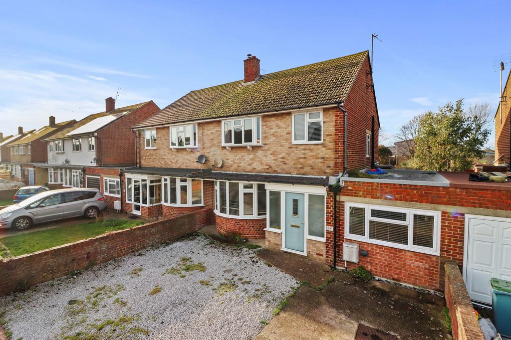 Bridgemere Road, Eastbourne BN22 4 bed semi-detached house - £415,000
