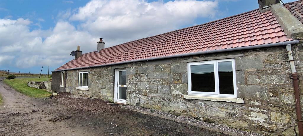 Upper Magus Farm Cottage, Strathkinness 2 bed cottage - £775 pcm (£179 pw)
