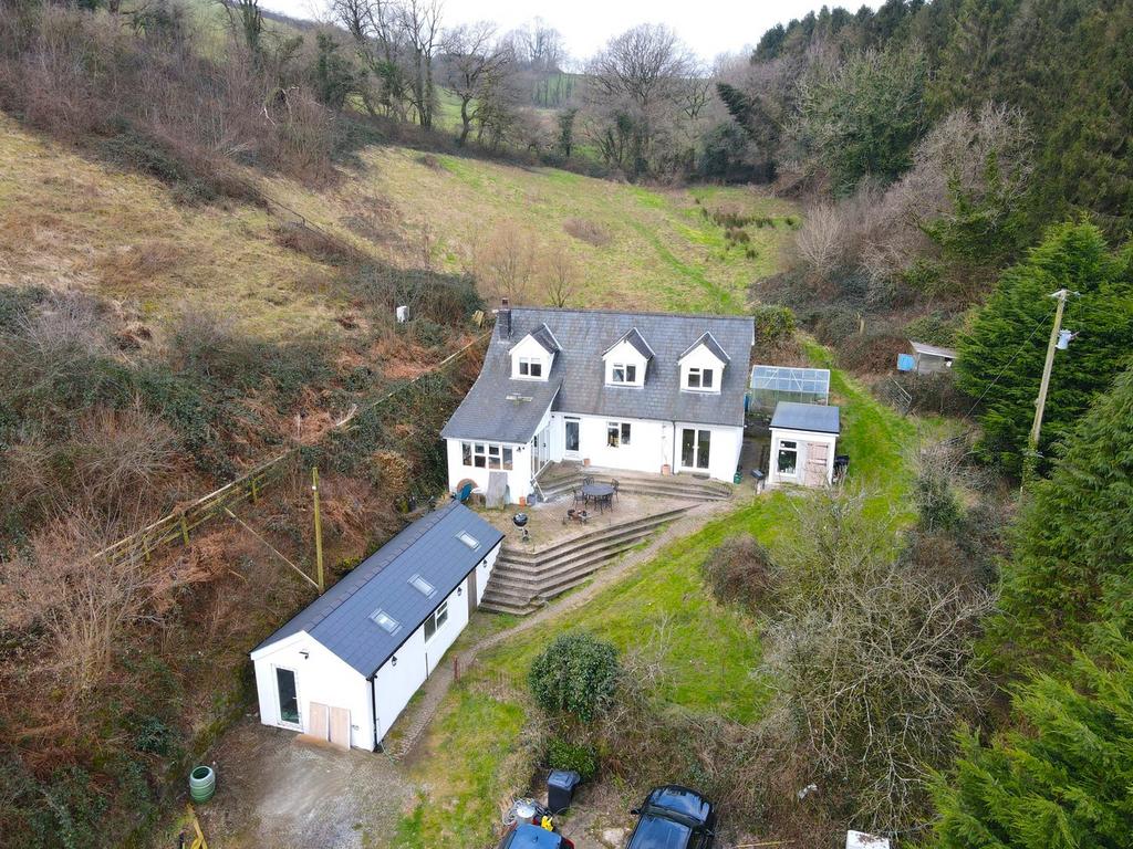 Pentremeurig Road, Carmarthen, SA31 3 bed property with land - £649,950