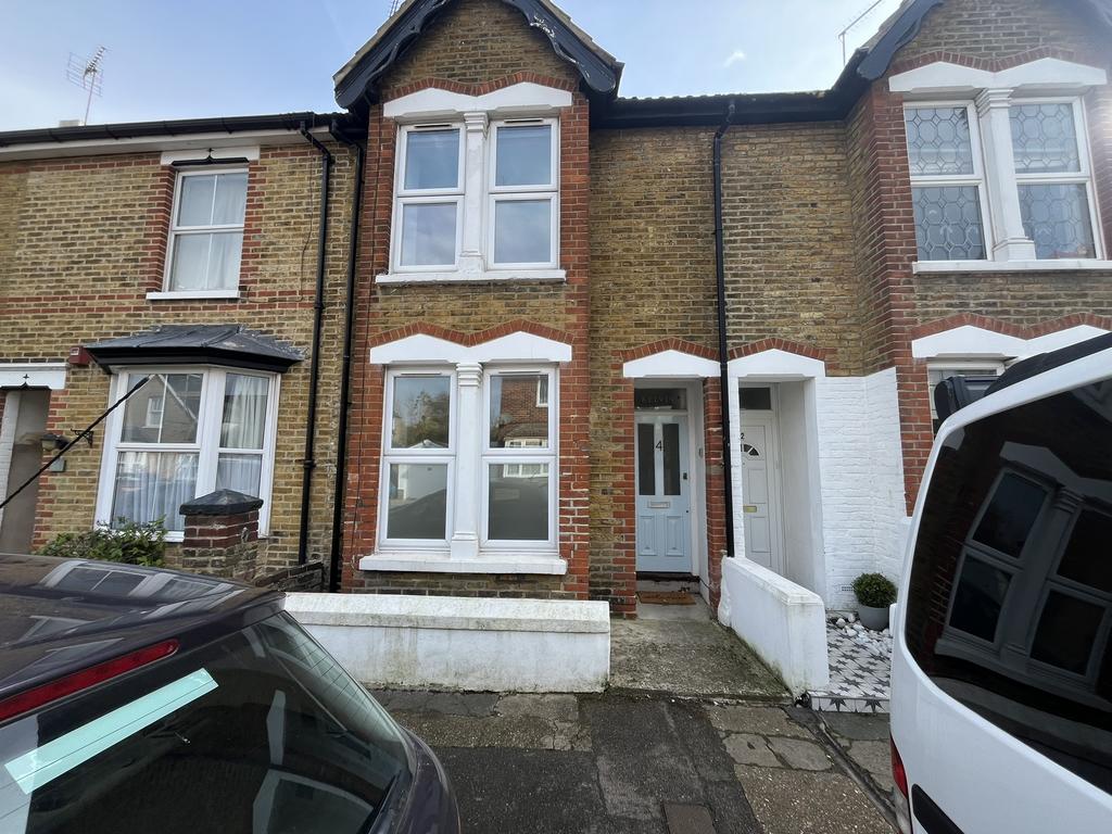 Warwick Road, Whitstable 3 bed terraced house - £1,450 pcm (£335 pw)