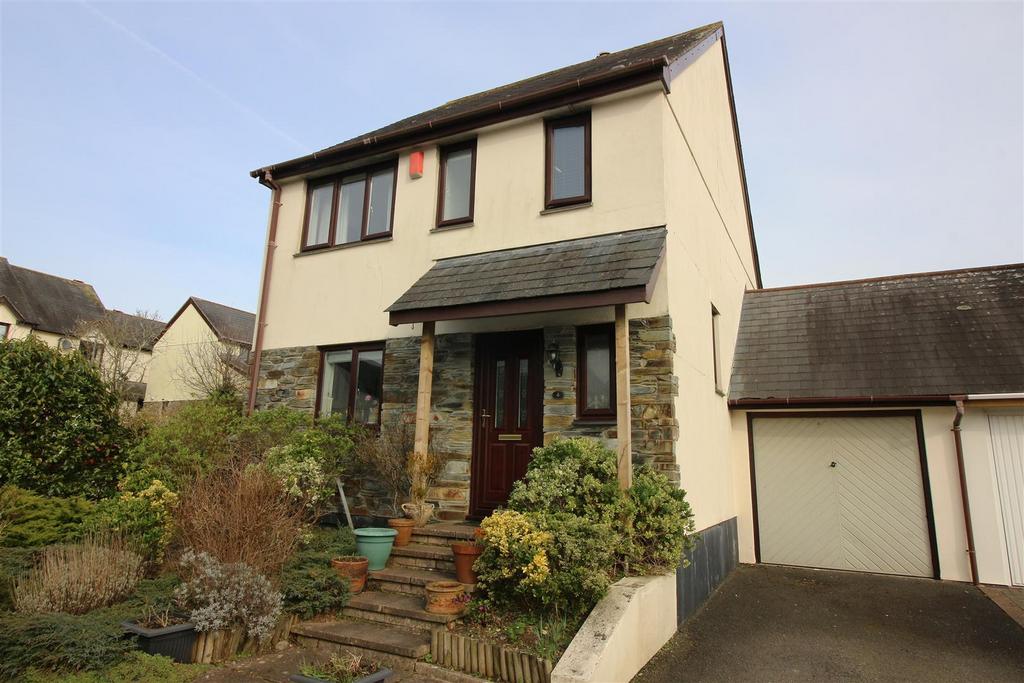 Edwards Crescent, Latchbrook, Saltash 4 bed detached house - £395,000