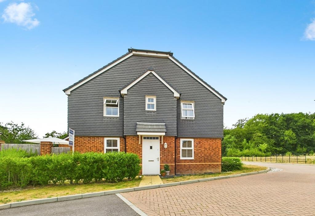 Renoldson Drive, Southampton SO31 3 bed detached house - £425,000