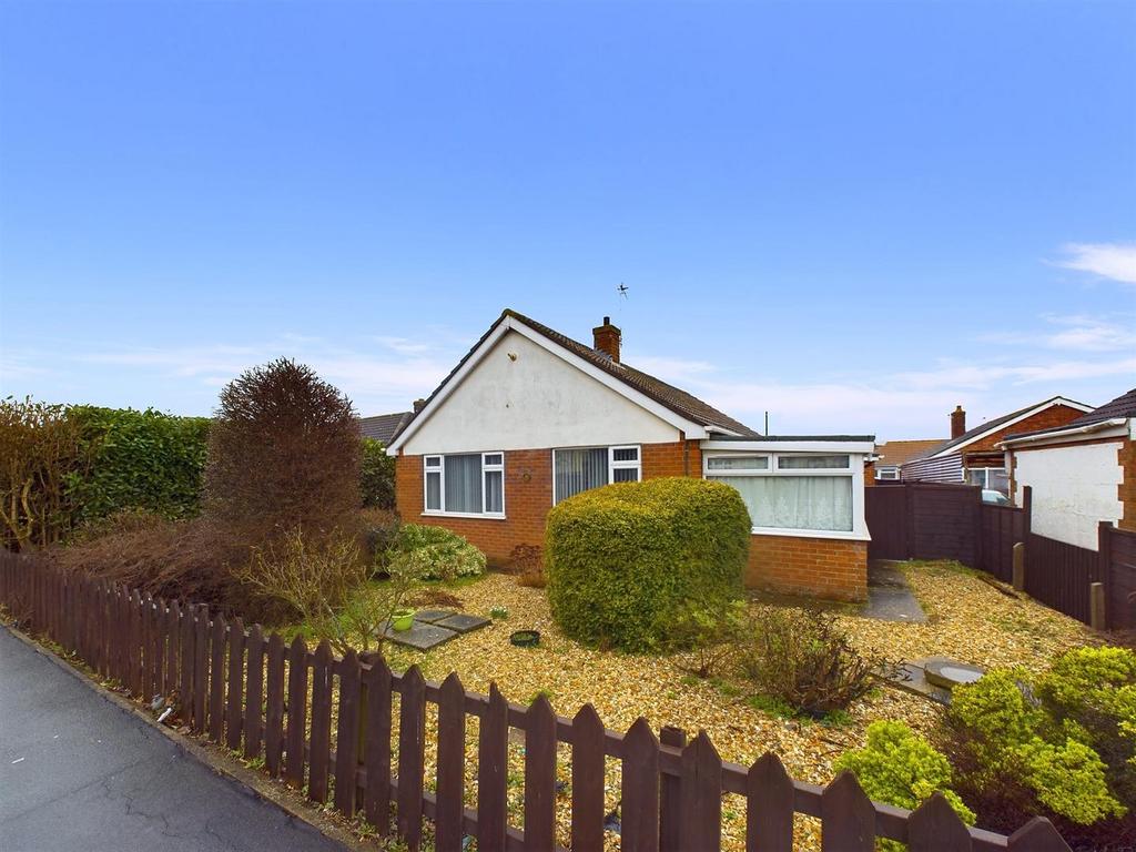 Station Road, Sutton-On-Sea LN12 3 bed detached bungalow for sale - £225,000