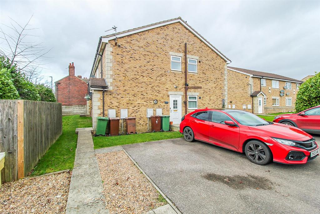 Ashwood Green, Ryhill WF4 2 bed apartment - £95,000